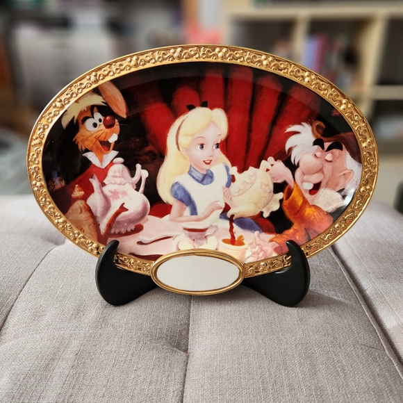Disney | Accents | Vintage Walt Disney Alice In Wonderland Collectible ...
